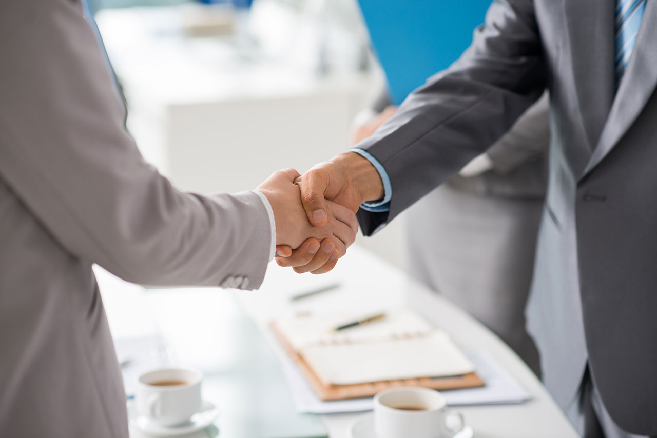 Mediation vs. Arbitration: What Are They and How Are They Different ...